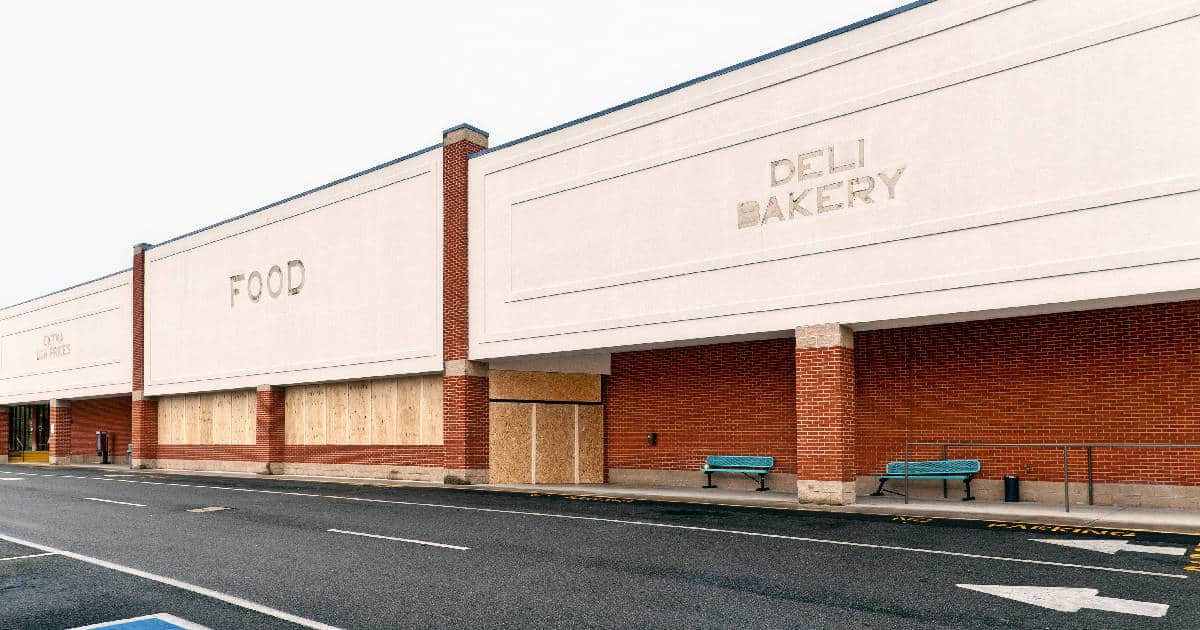 Guide to Investing in Distressed Commercial Real Estate Assets | FNRP